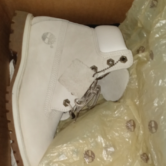 Timberland | Shoes | Timberland Womens Laceup Boots Cream | Poshmark